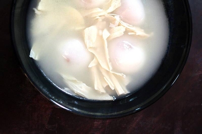 The roundness of a good life: Homemade peanut ‘tong yun’ in a sweet ...