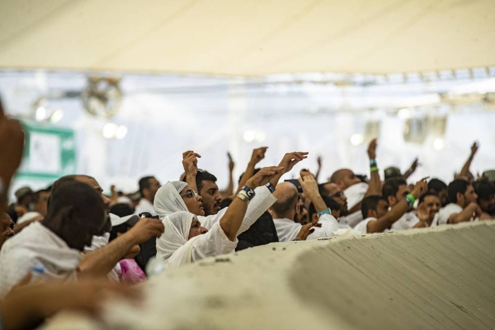 Thousands ‘stone the devil’ as packed hajj winds down | Malay Mail