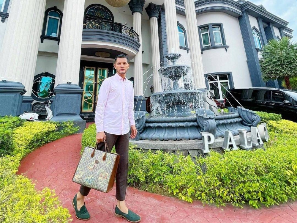 Entrepreneur Aliff Syukri gets emotional after award from Selangor ...