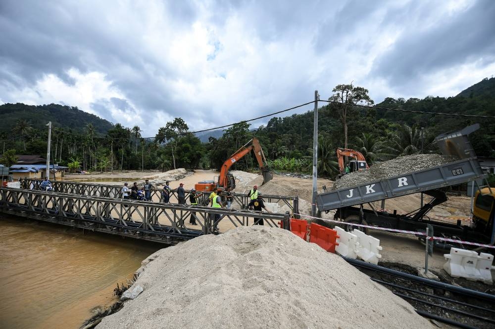 Works Ministry: Authorities to close Bailey bridge in Baling during ...