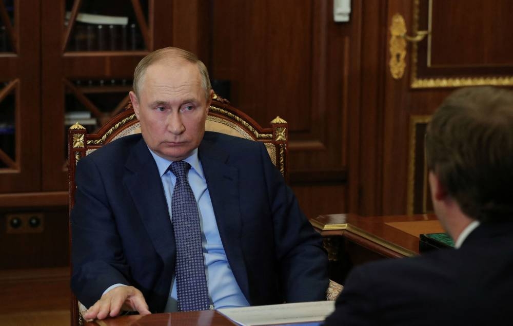 Russia can’t stop war, even if Ukraine drops Nato hopes, says Putin ...