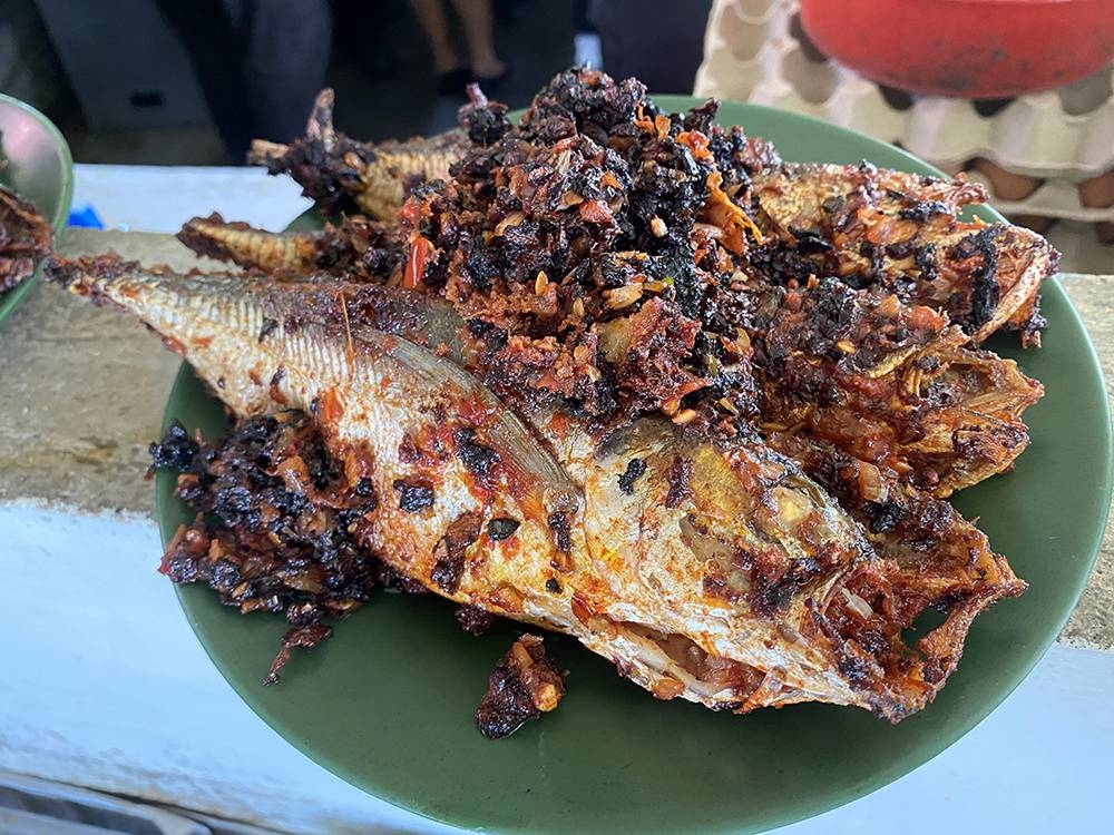 Well worth the wait: Super delicious 'ikan sumbat cencaru' from PJ ...