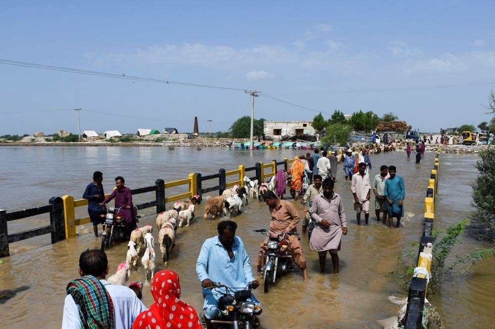 Cataclysmic floods in Pakistan kill 1,100, including 380 children ...