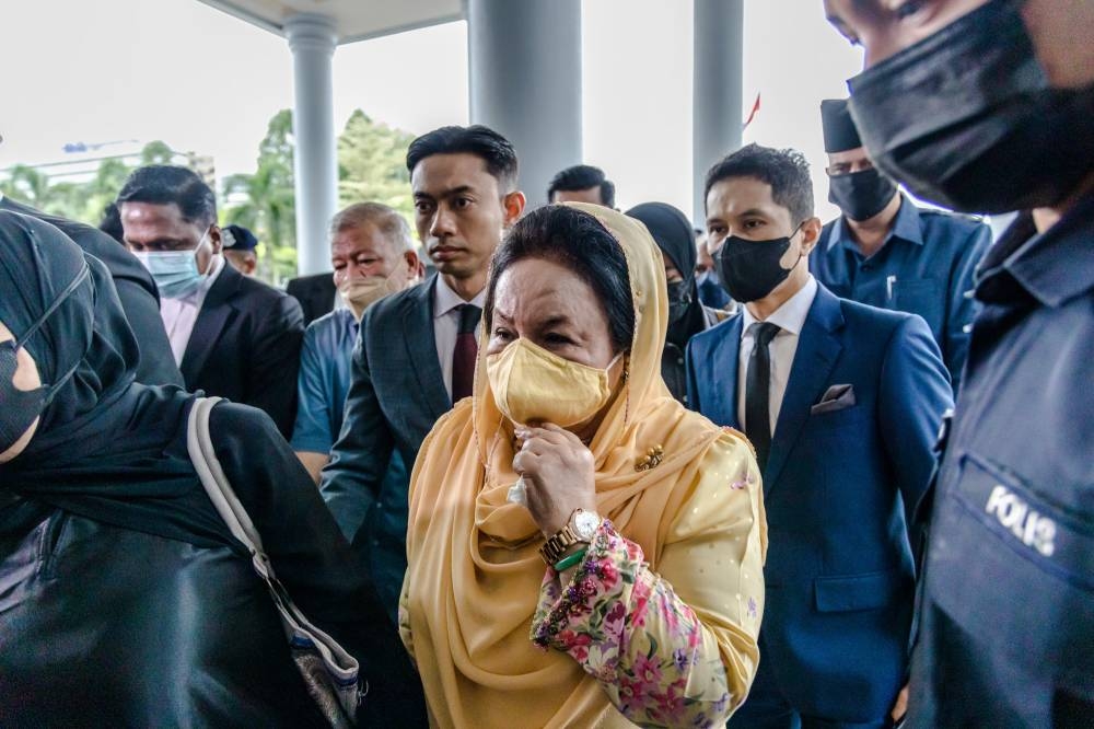 High Court to decide after lunch whether to allow Rosmah’s bid to ...