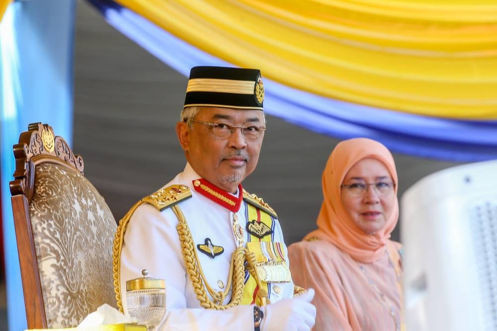Foreign Ministry: Agong, Raja Permaisuri to represent Malaysia at ...