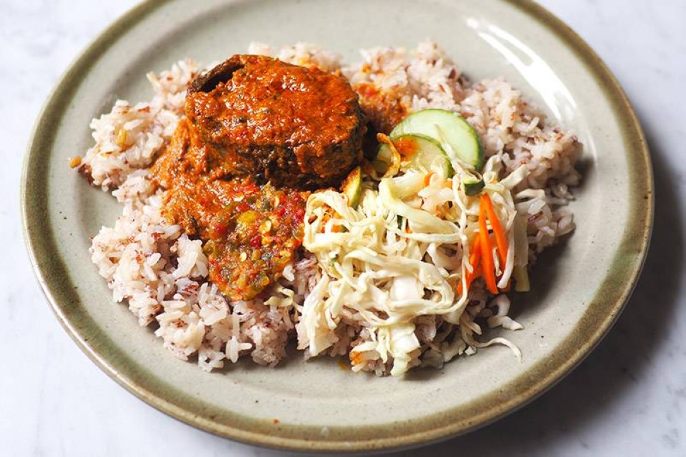 Cheap and cheerful: Visit Pantai Dalam's Nasi Berlauk Kuali Gelegok for ...