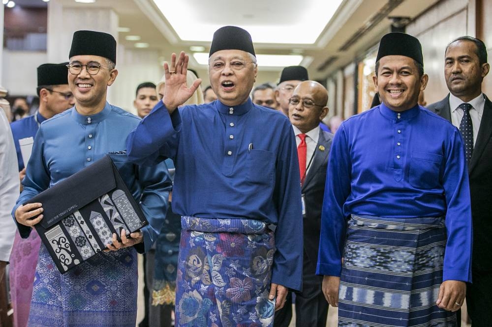 Cabinet meeting went on as usual, various matters discussed, says PM ...