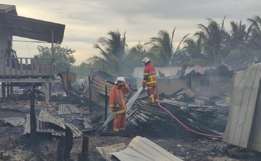 Sabah Fire and Rescue Dept: Blaze leaves 200 homeless, destroys 43 ...