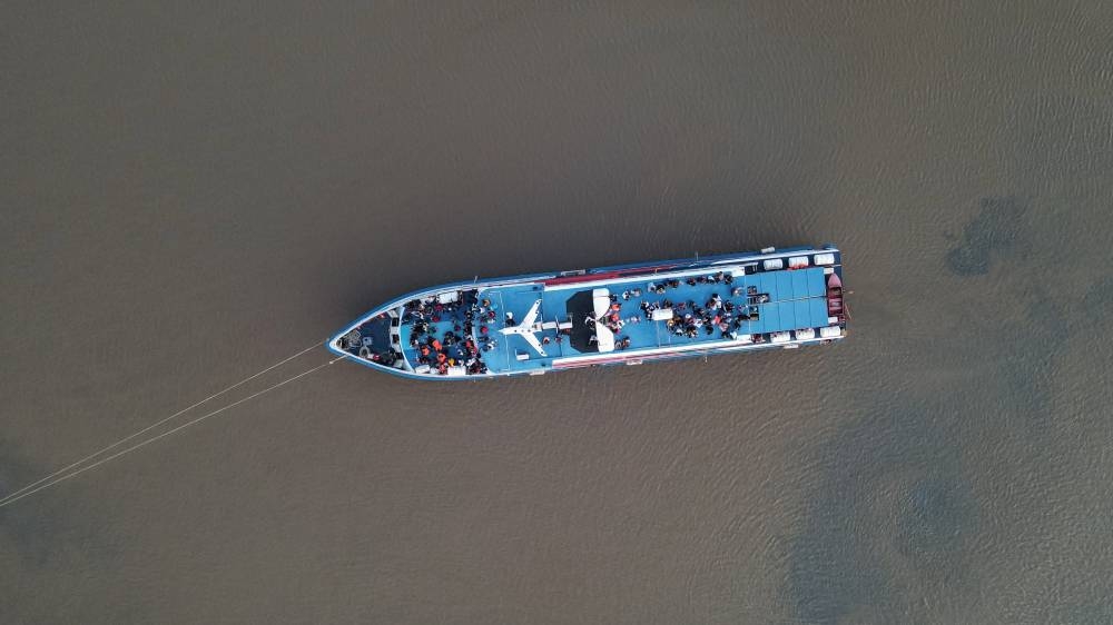 Stranded ferry with over 500 people onboard safely towed to Kuala Kedah ...