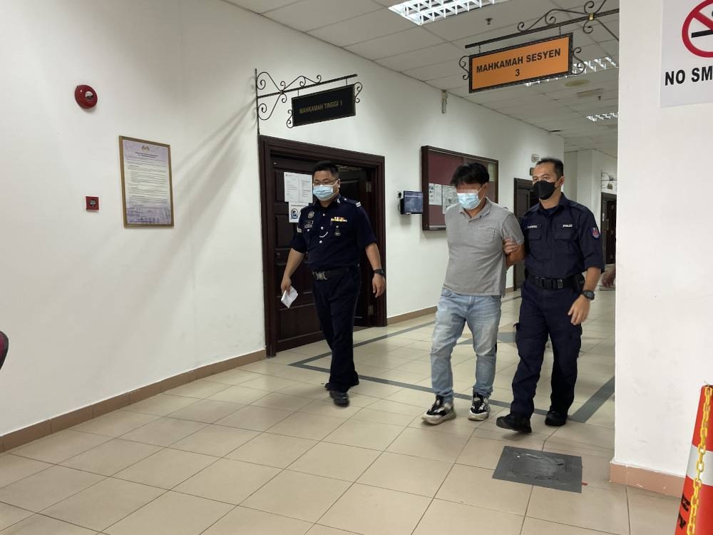 Dad in Kuching sentenced to 12 years’ jail, 10 lashes for raping young ...