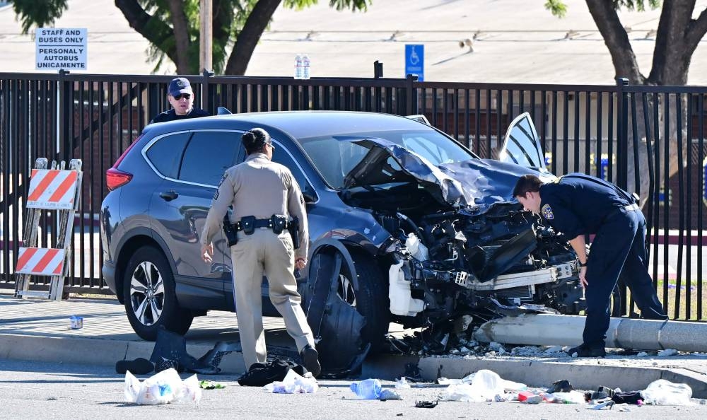 Car hits group of trainee police in Los Angeles | Malay Mail