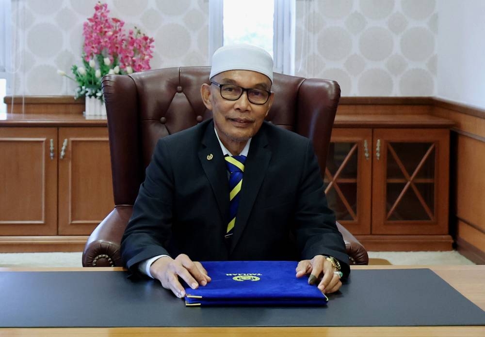 Mohd Shukri clocks in as Perlis MB | Malay Mail