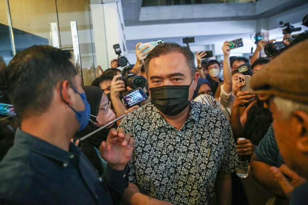 In visit to Kuching, DAP sec-gen says sorry if party ever hurt ...