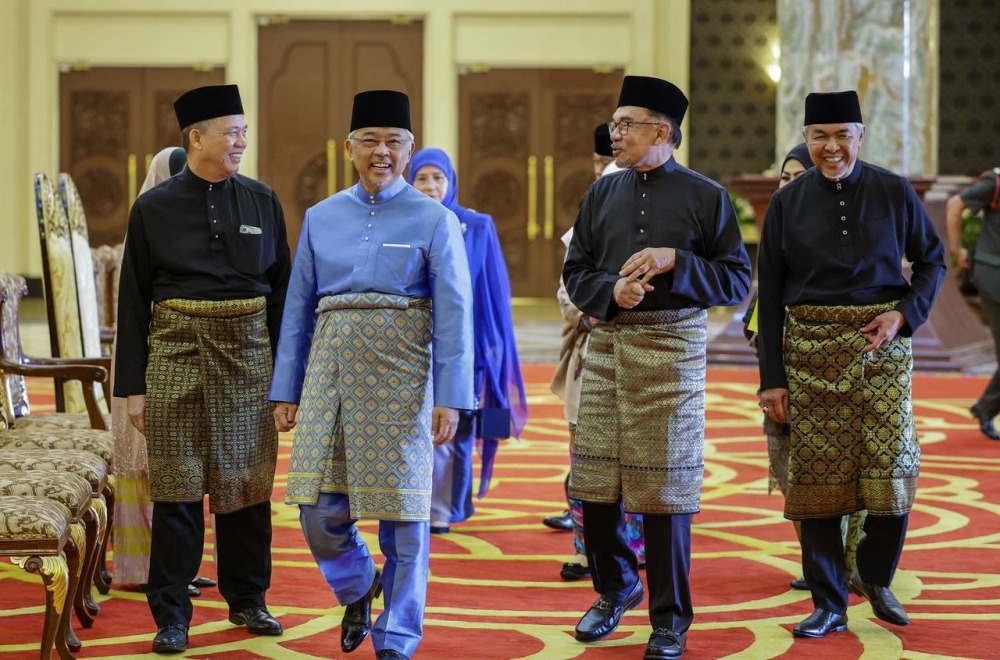 Set aside differences to bring country forward under unity govt, says ...