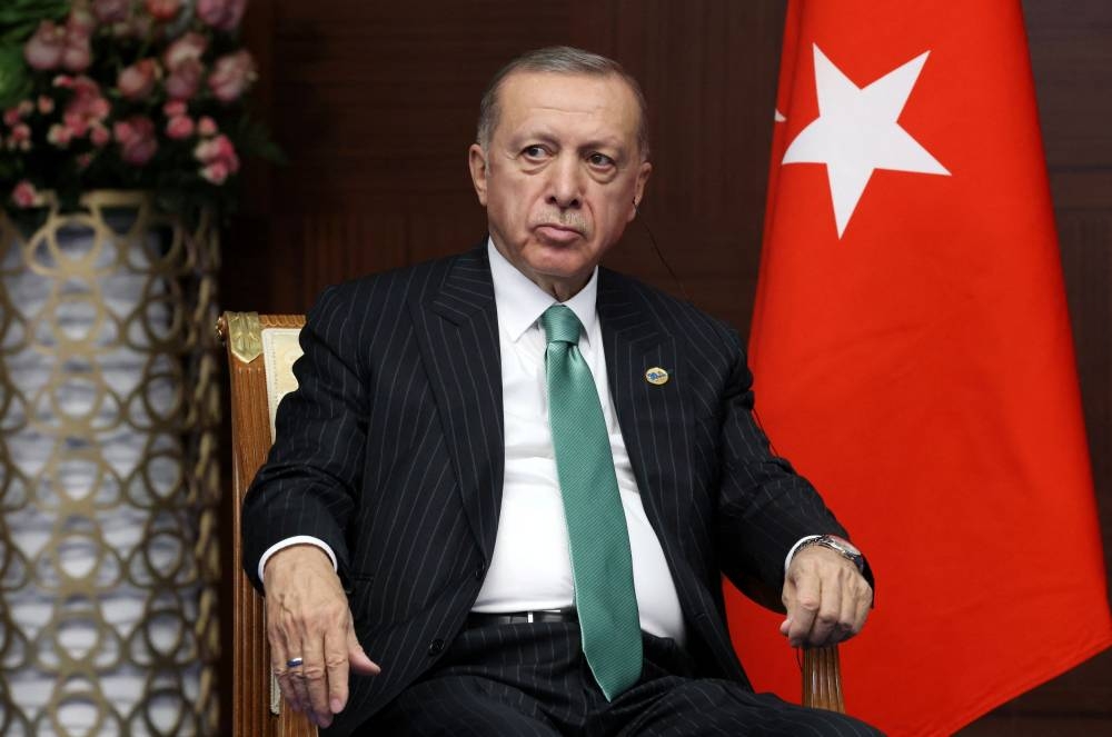 Erdogan tells Putin to 'clear' Kurdish forces from northern Syria ...