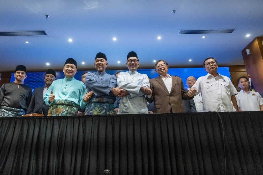 Parties sign MoU backing Anwar, unity government | Malay Mail