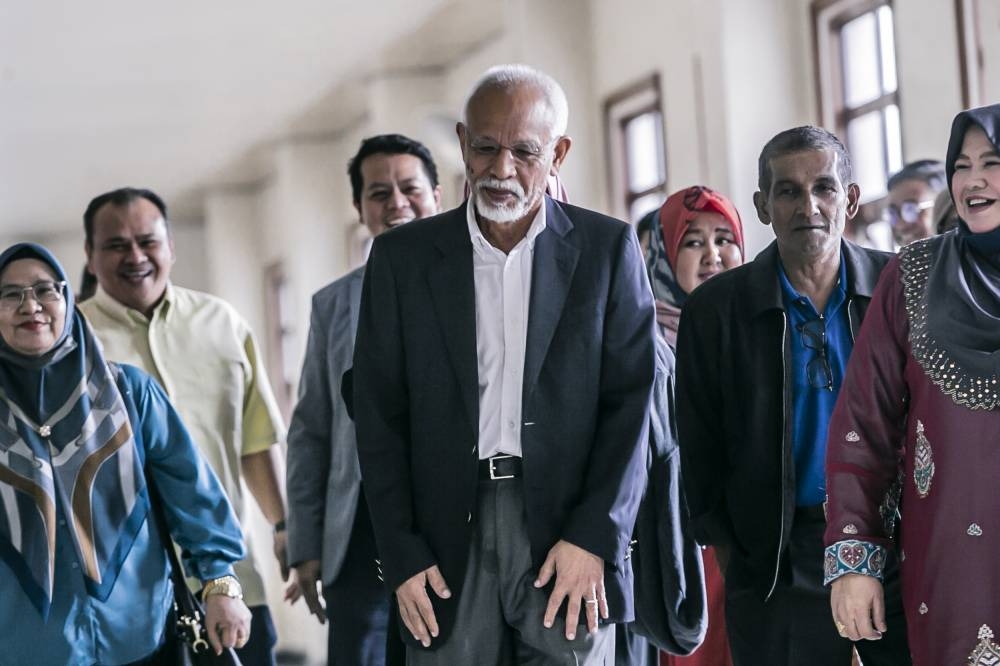 Ex-AG Tommy Thomas insisted MACC prosecute Shahrir Samad although investigation paper was ...