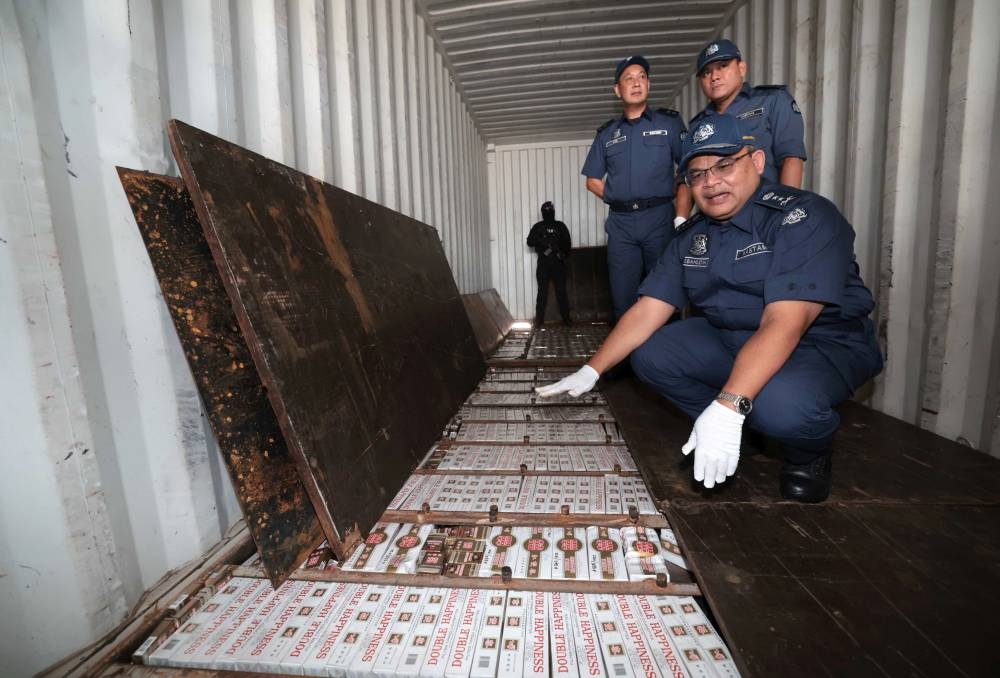 Johor Customs uncovers new tactic to smuggle cigarettes | Malay Mail