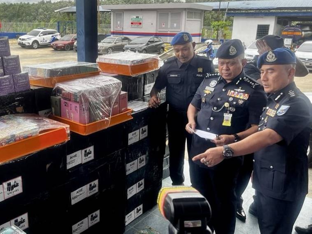 In Johor, police seize vape liquid and devices worth RM1.55m | Malay Mail