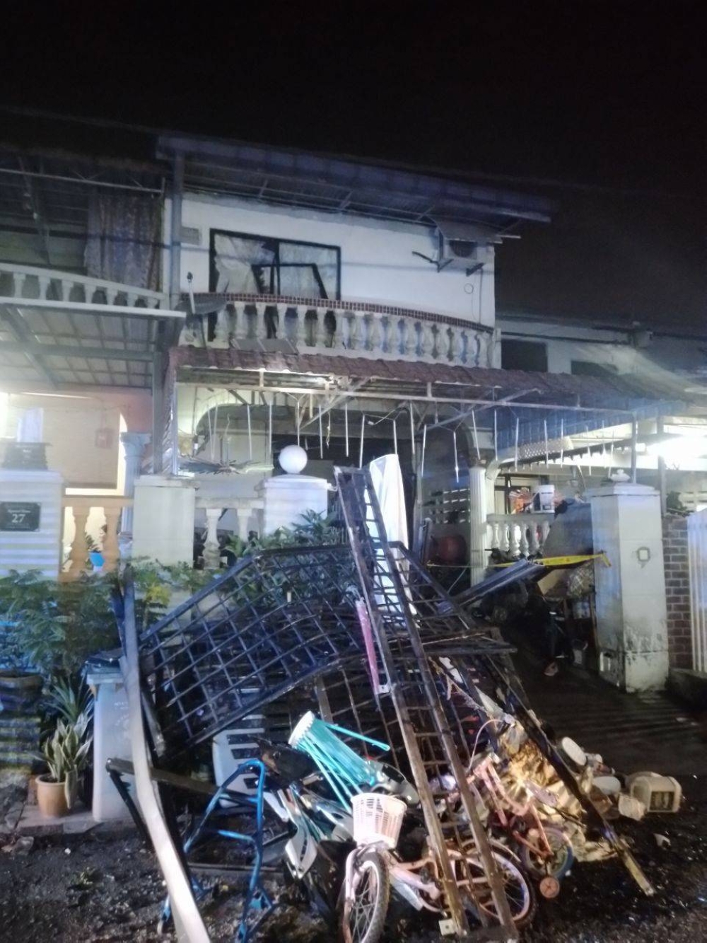 Bomba save three residents from burning home in JB | Malay Mail
