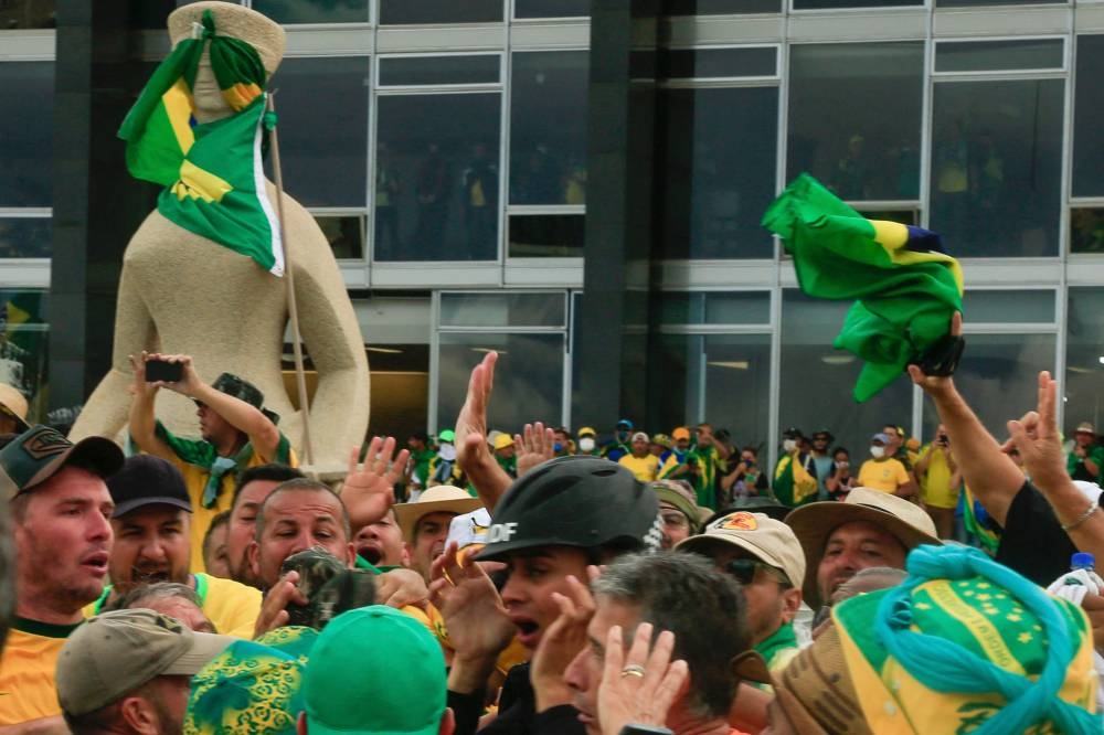 Brazil police wrest back seat of power from pro-Bolsonaro rioters ...