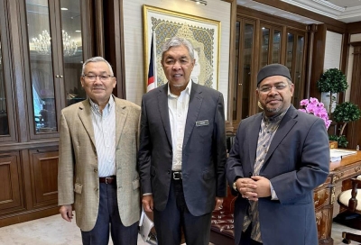 Zahid announces former PAS MP Khairuddin’s entry into Umno’s ‘ulama ...