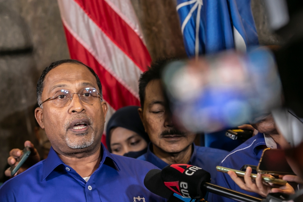 Zambry urges international community to combat Islamophobia after Quran ...