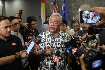 Suspended by Umno for six years, Noh Omar says would rather be sacked ...