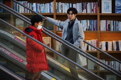 S.Korea drops indoor anti-Covid mask mandate, infection fears linger ...