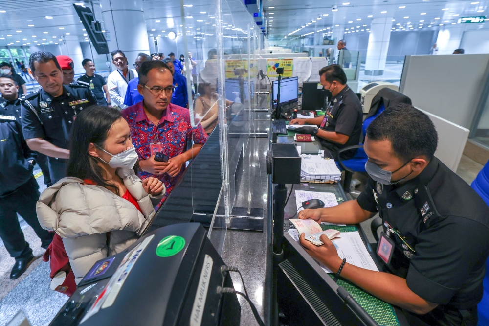 Immigration Dept activates quick response team to overcome congestion ...