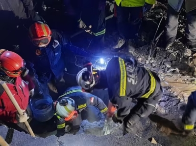 Singapore Civil Defence Force officers help rescue boy trapped in ...