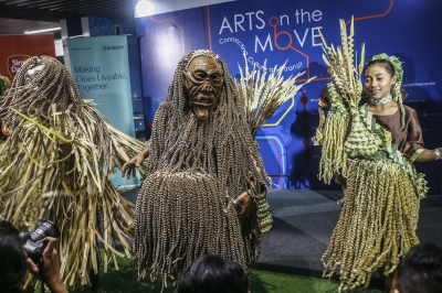 Arts on the Move marks return with Mah Meri dance at Pasar Seni MRT ...