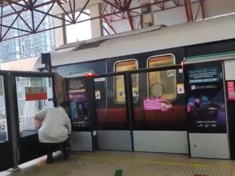 Singapore’s SMRT files police report after boy ‘deliberately’ prevents ...