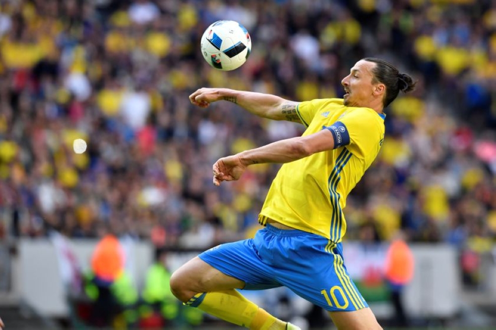 Ibrahimovic returns to Sweden squad with no guarantee of playing time ...