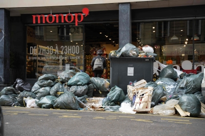 City of blight: Paris visitors alarmed at trash strike | Malay Mail
