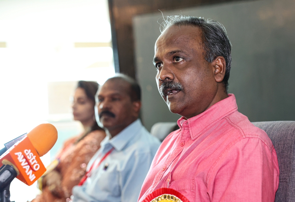 Sivakumar: HR Ministry working on resolving temporary work visit pass ...