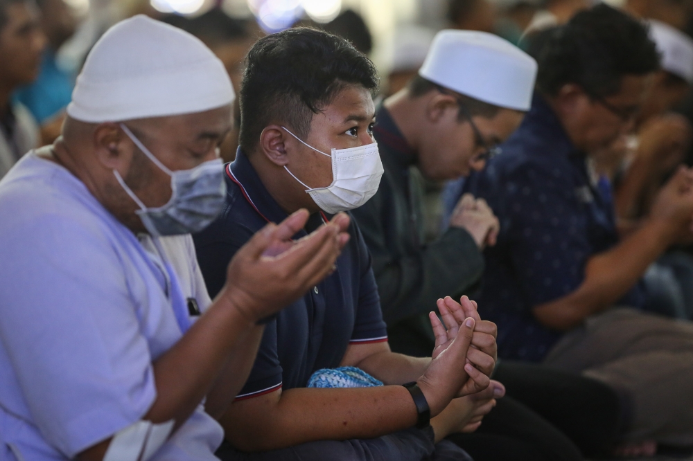 Terengganu Islamic Council retracts mandatory wearing of face masks at ...