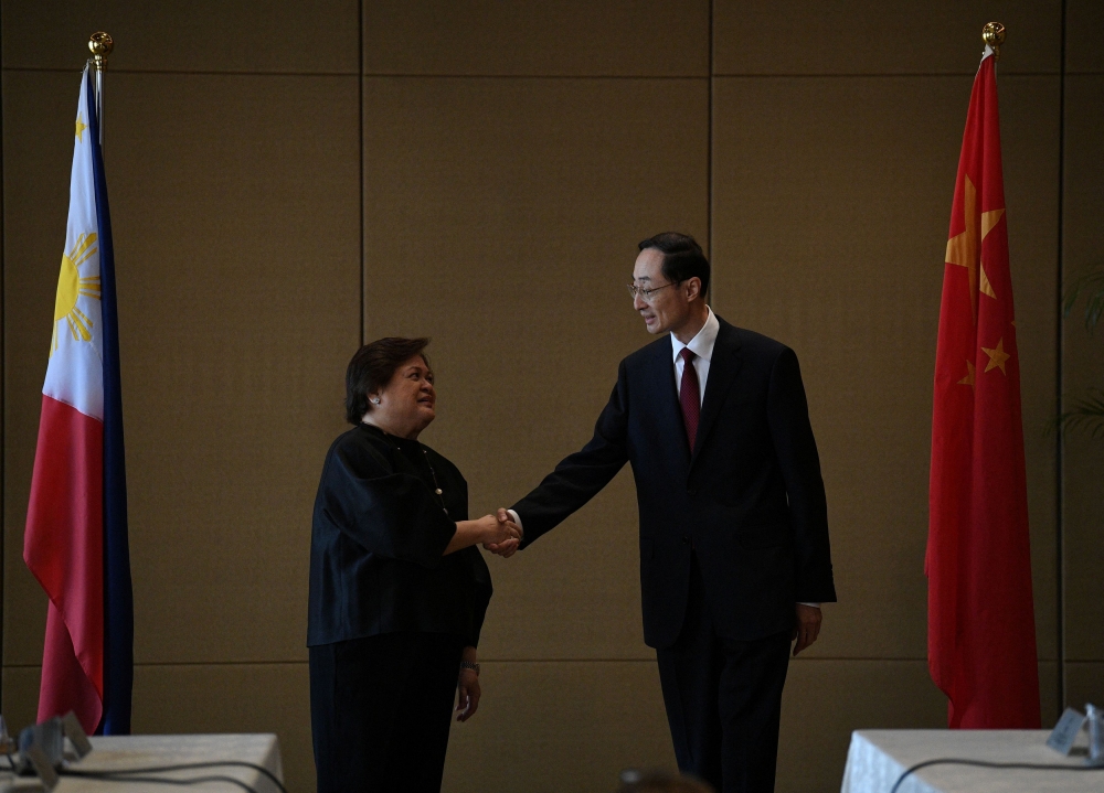 China’s vice foreign minister meets Philippine’s Lazaro | Malay Mail