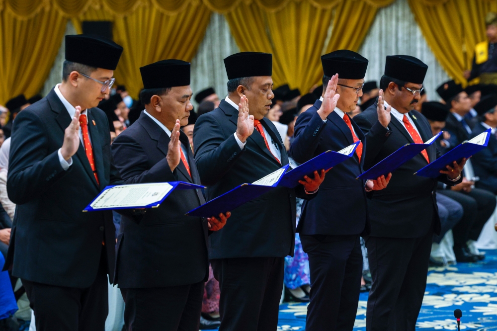 Three new faces in Melaka exco lineup including one from Pakatan, two ...