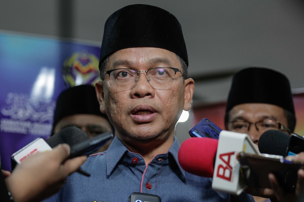 Religious affairs minister: Don’t make fun of Aidilftiri celebration ...