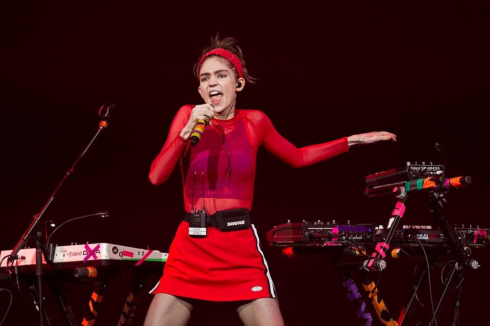 Canadian singer Grimes says AI can use her voice for songs | Malay Mail