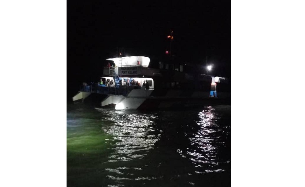 MMEA rescues 140 stranded passengers after Langkawi ferry runs aground ...
