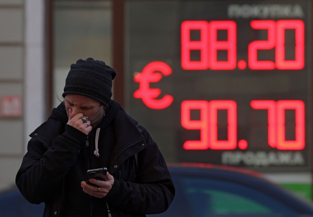 Russian rouble falls to two-week low vs dollar | Malay Mail