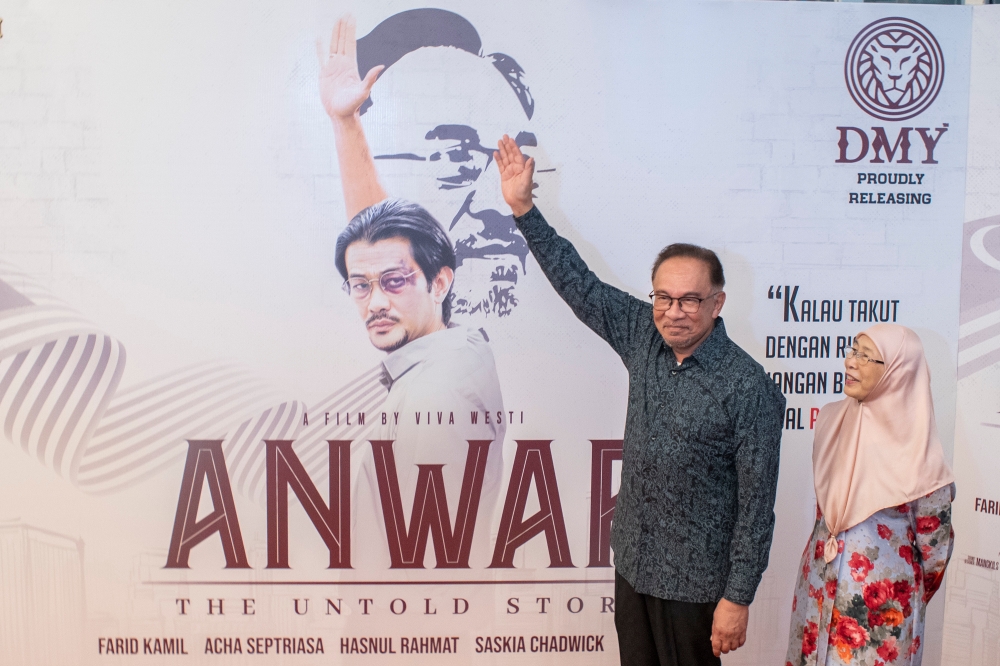 ‘Anwar: The Untold Story’ rakes in RM1m on opening day | Malay Mail