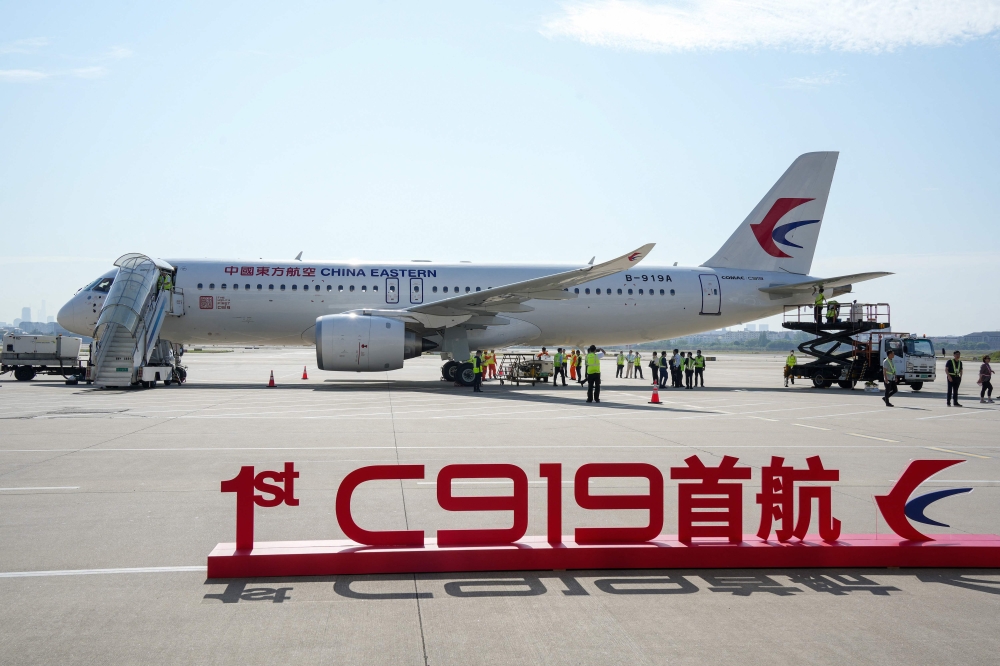 China’s first homegrown passenger jet makes maiden commercial flight ...