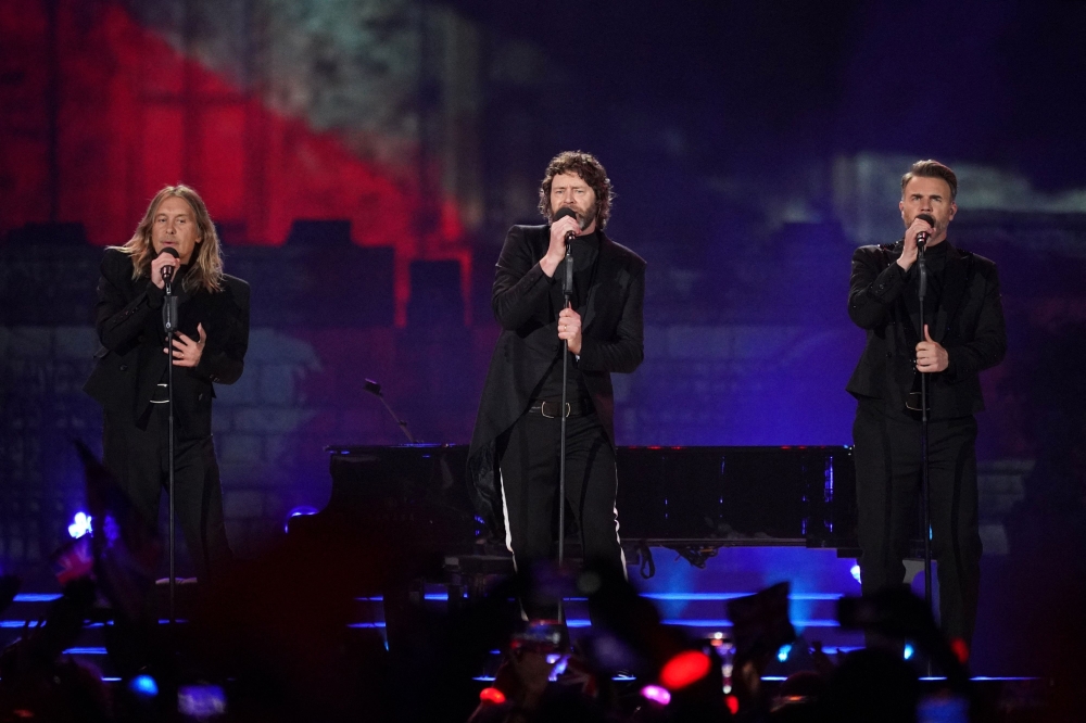 Take That turn ‘Greatest Days’ film premiere into a performance | Malay ...