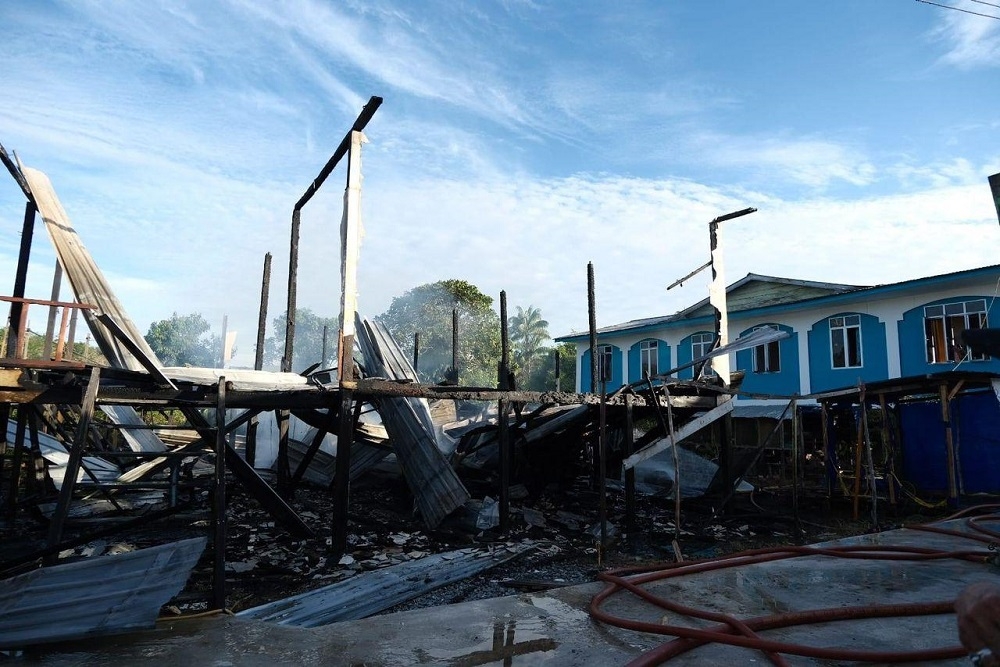 Fire leaves family of 13 in Matu, Sarawak homeless | Malay Mail