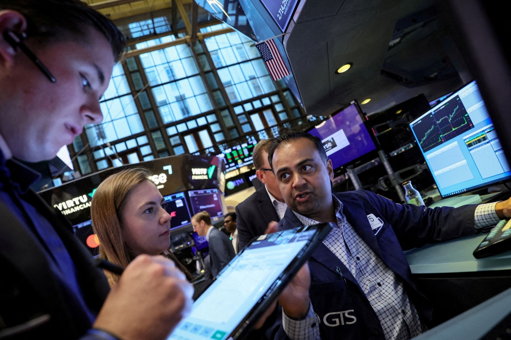 Wall Street ends lower after bank rating cuts spark wider sell-off ...
