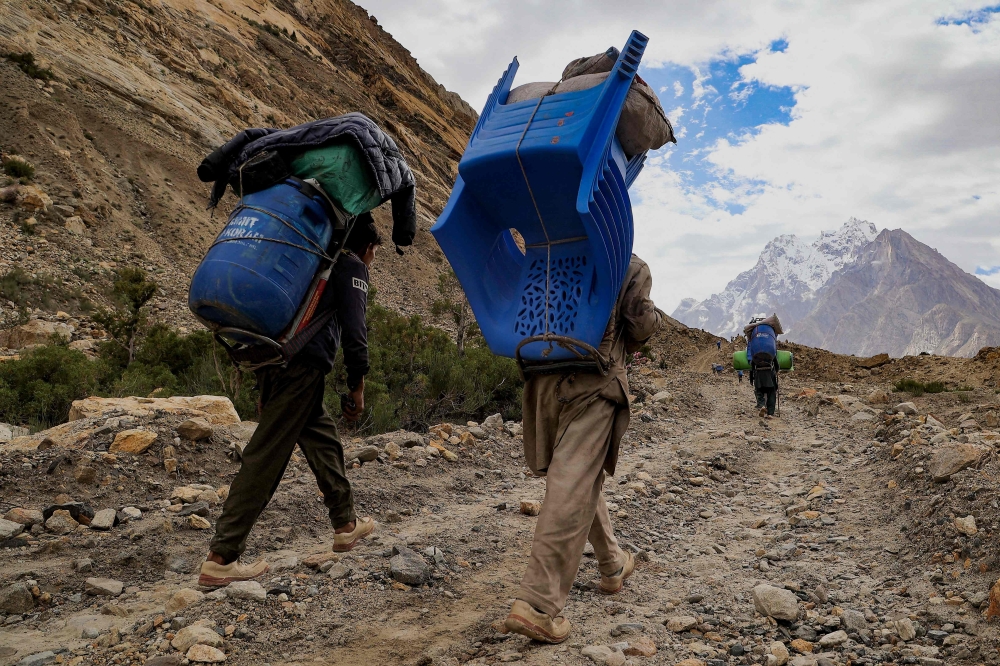 Pakistan’s K2 porters tread between tradition and modernity | Malay Mail