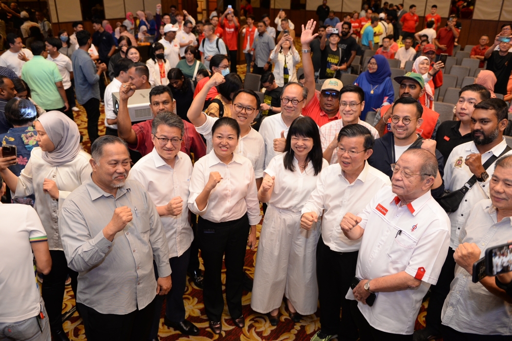Official: Caretaker Penang CM Kon Yeow retains Padang Kota seat | Malay ...